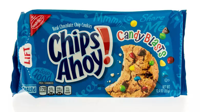 E Pak vun Chips Ahoy Candy Blasts Cookien