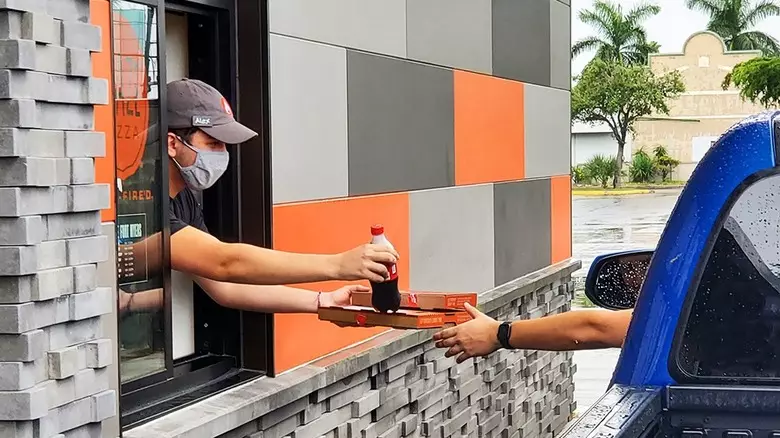 Blaze Pizza seguridad contra el coronavirus