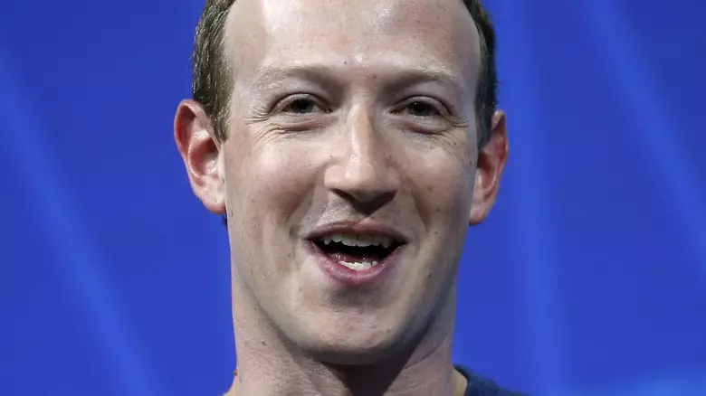 Mark Zuckerberg puhuu