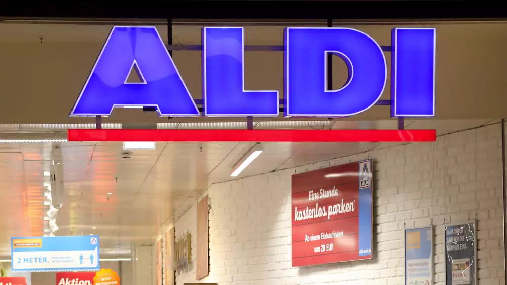 Πινακίδα της βιτρίνας Aldi