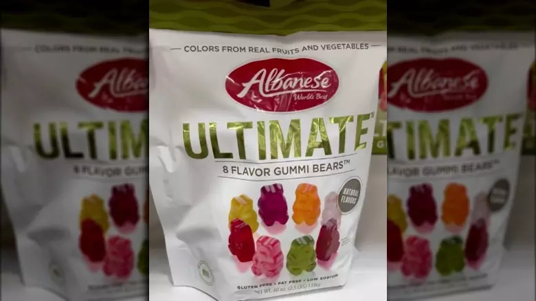 Alabanese gummy bears sa Costco