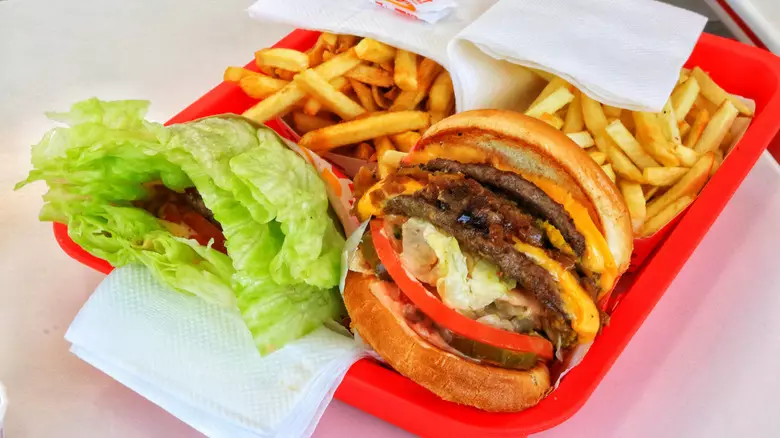 In-N-Out Double Double Burger kalawan gorengan
