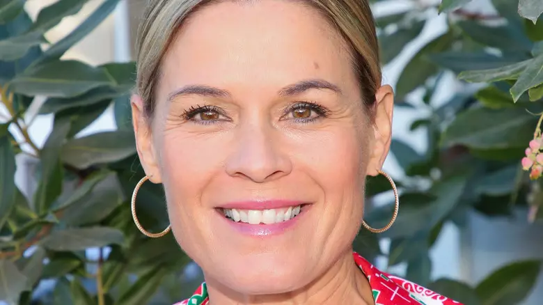 Cat Cora pafupi