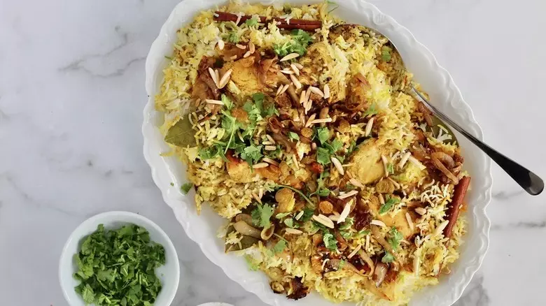 Teller vun Poulet Biryani