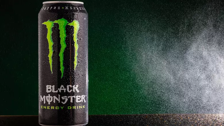 Minuman Energi Monster dengan logo