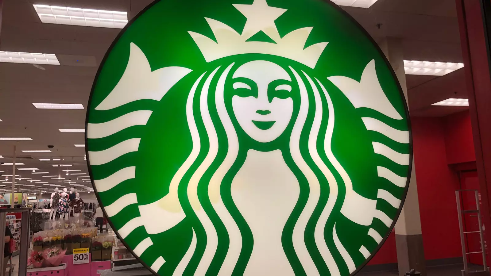 Obožavatelji Starbucksa luduju zbog ovog ciljanog savjeta za besplatno punjenje