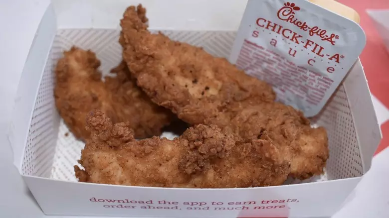 Scatola di striscioline di pollo da Chick-Fil-A