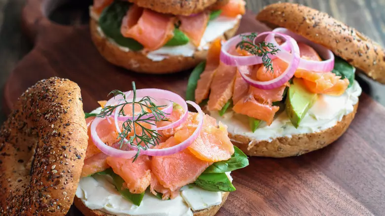 Lox och färskost bagels