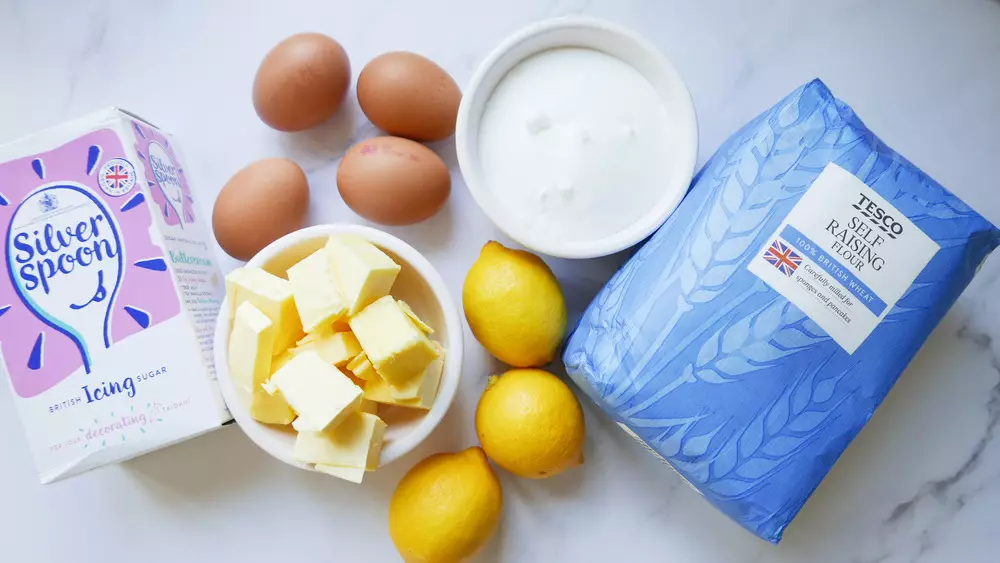 iced lemon pound nga mga sangkap sa cake