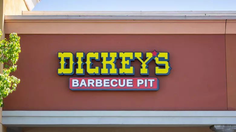 La barbekuofosaĵsigno de Dickey