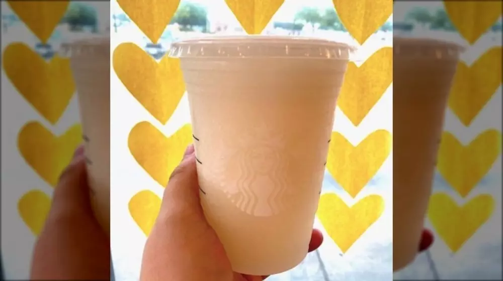 Starbucks frosted lemonade avy amin'ny Totally the Bomb