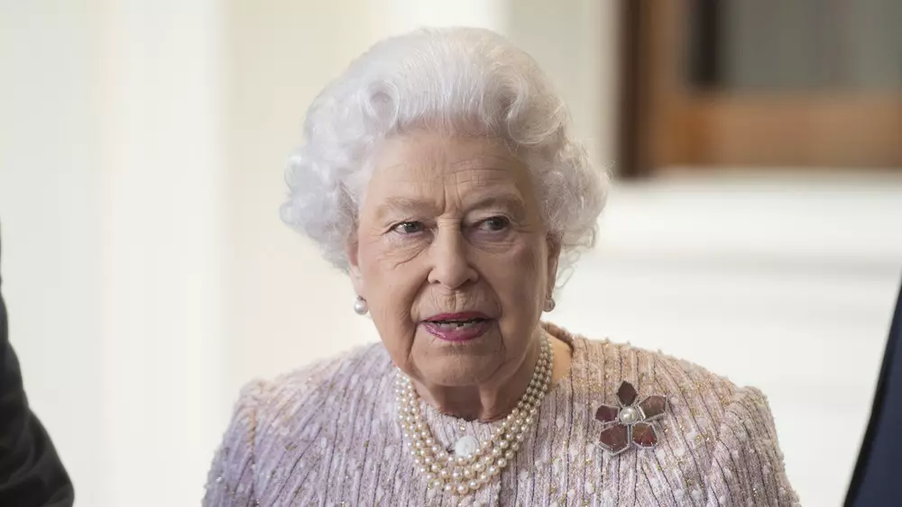 Tsy hihinana an'io zava-manitra io ny Mpanjakavavy Elizabeth II