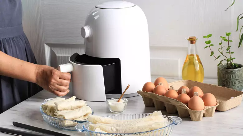 Tisjir bi air fryer