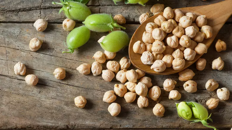 Chickpeas na ngaji na tebụl