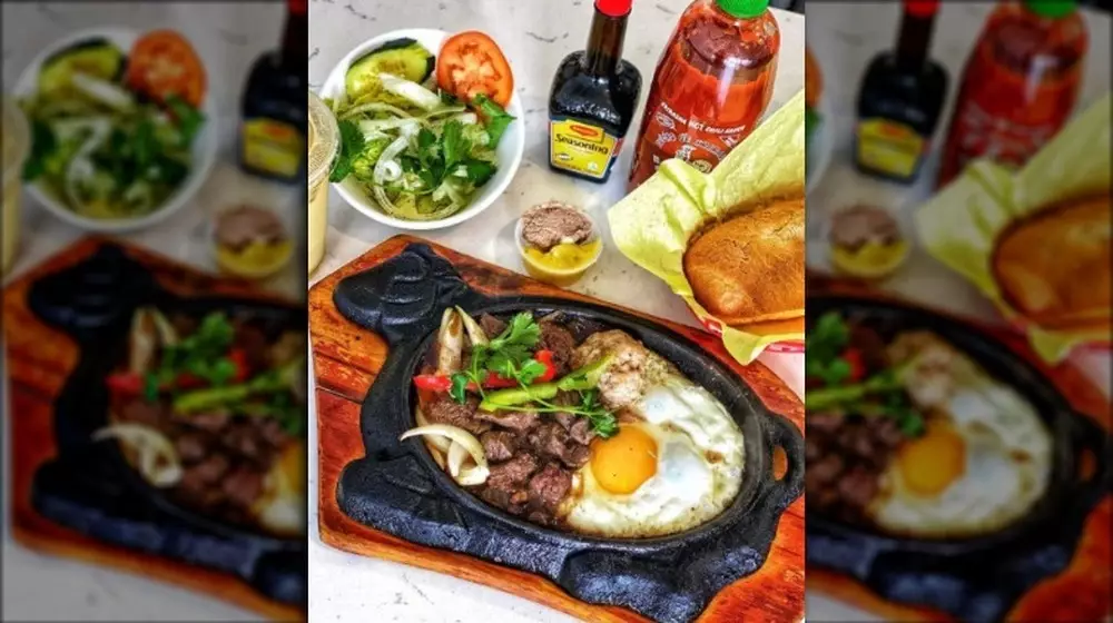 Vietnamese steak nga giluto sa Maggi Seasoning