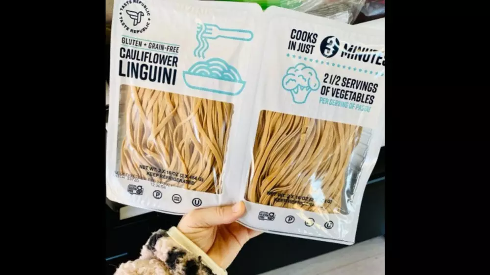 Awọn apo meji ti Costco ori ododo irugbin bi ẹfọ linguini