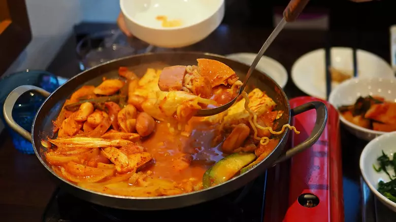 インスタントラーメンの韓国料理