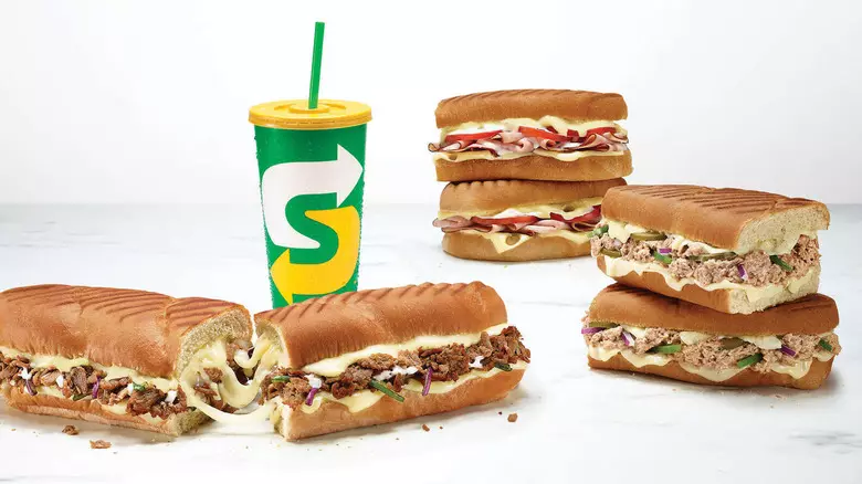 Li-sandwiches tse ncha tsa Melt ea Subway