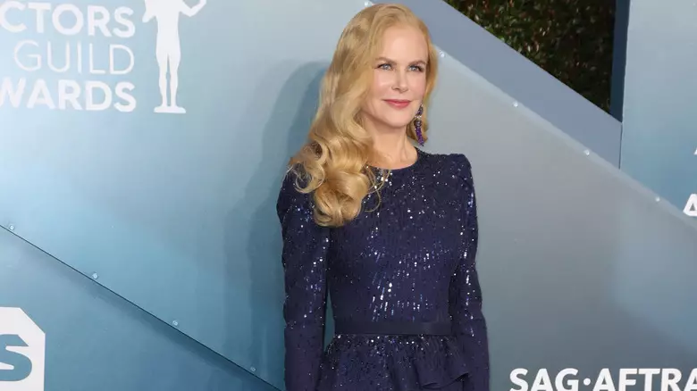 Nicole Kidman ntawm cov ntaub pua plag liab