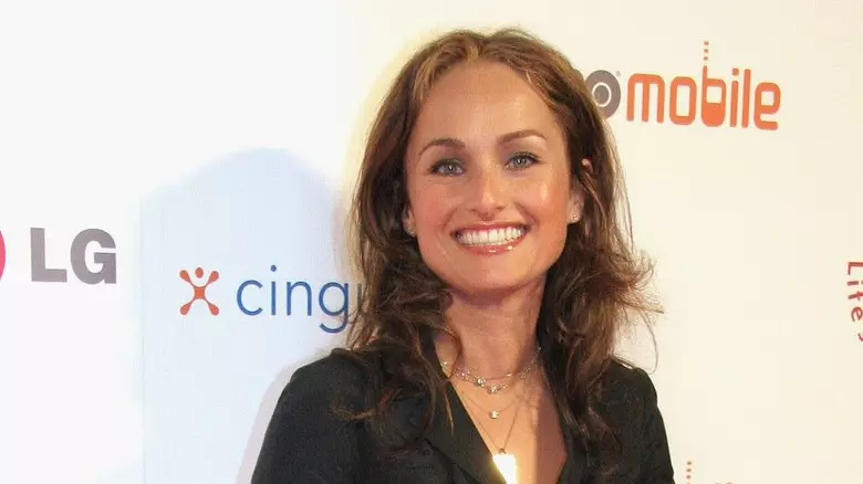 Giada De Laurentiis eo amin'ny karipetra mena