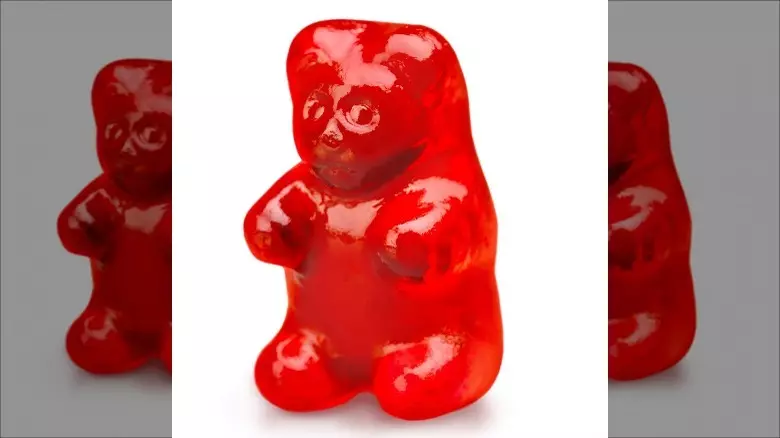 යෝධ gummy bear