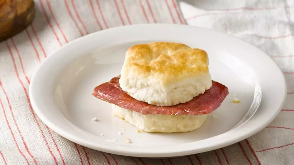 Cracker Barrel Skinke Biscuit