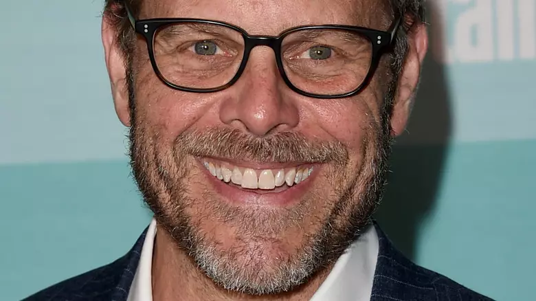 Alton Brown tiba di sambutan Mingguan Hiburan di Float di Hard Rock Hotel San Diego