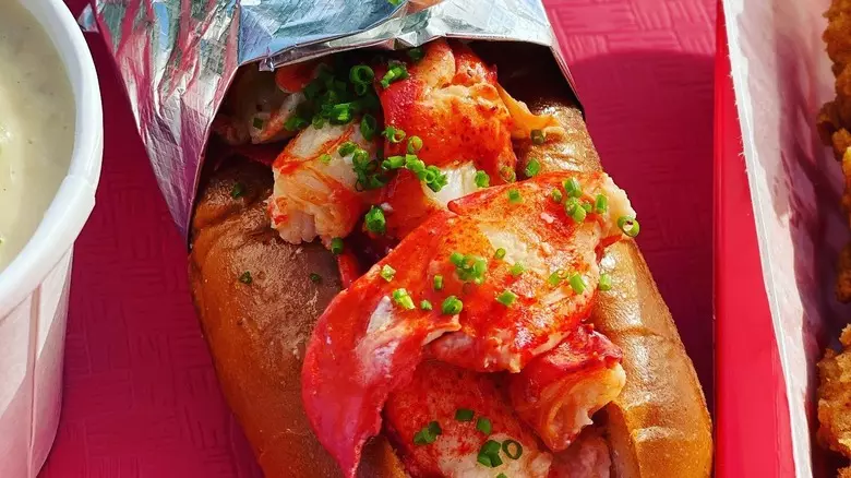 Dune Brothers Seafood lobster roll