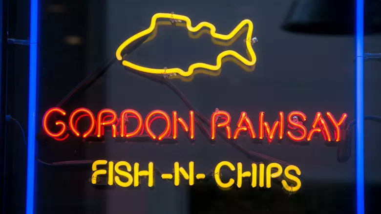 Gordon Ramsay Fish and Chips işarəsi