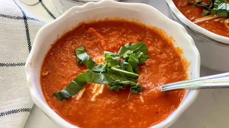 Copycat Panera tomatsoppa i skål