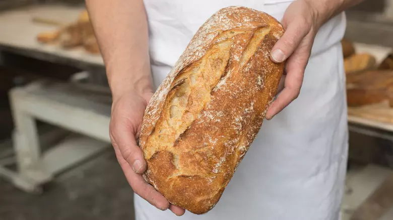 Gyzyl Hen çörekhanasyndan çörek