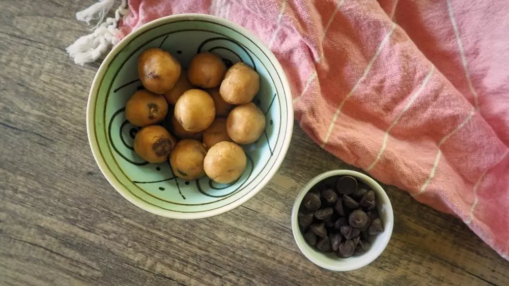 yenilebilir kurabiye hamuru topları