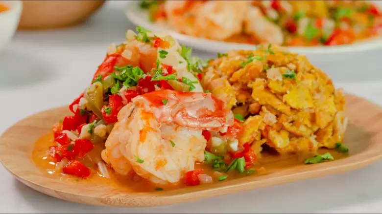 Mofongo amb salsa de gambes