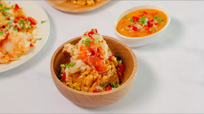 लाकडी वाडग्यात mofongo