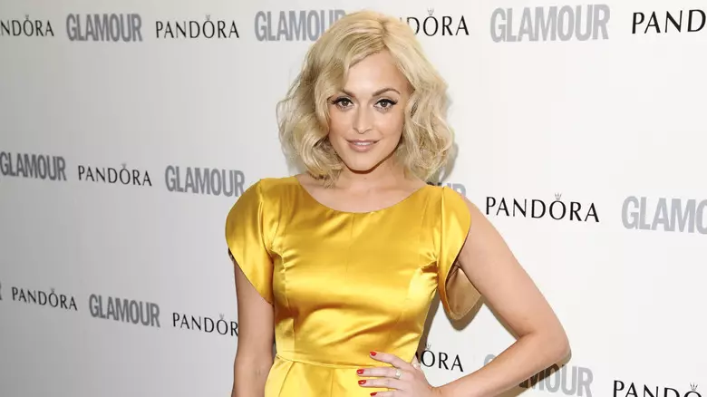 Fearne Cotton con un vestido amarillo