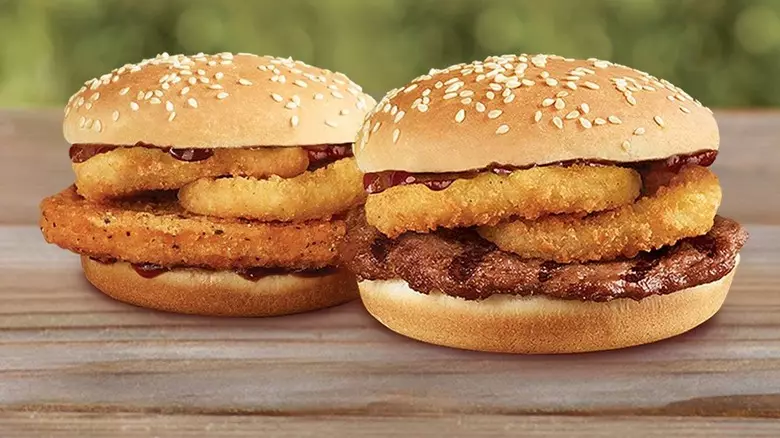 Rodeo Burger a Rodeo Chicken Sandwich od Burger King