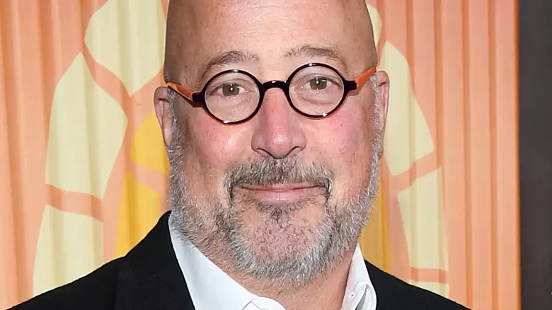 Yon gwo piki Andrew Zimmern