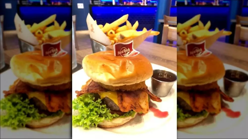 Hard Rock Cafe almara burger a sarkar gidan cin abinci