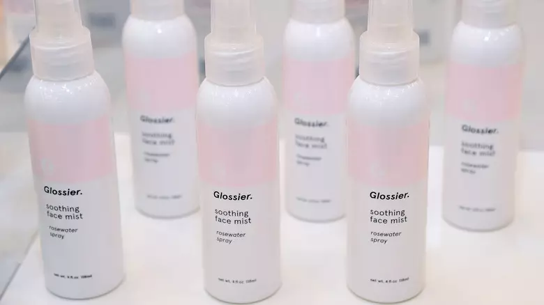 Botol semprotan air mawar Glossier