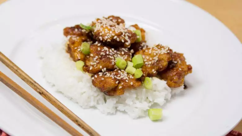 Sesame Chicken e sili atu le lelei nai lo le ave i fafo 1751_1