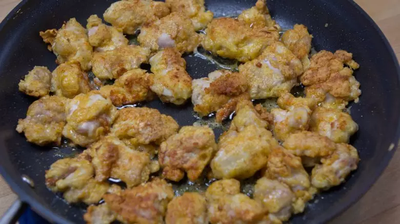 Sesame Chicken Ndiyo Yakanyanya Kunyanya Kupfuura Kutora 1751_5