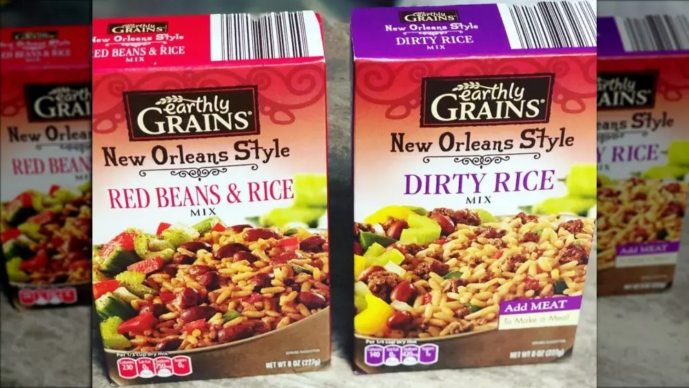 Kuti me fasule të kuqe të markës Aldi Earthly Grains stil New Orleans dhe përzierje orizi dhe oriz të pistë