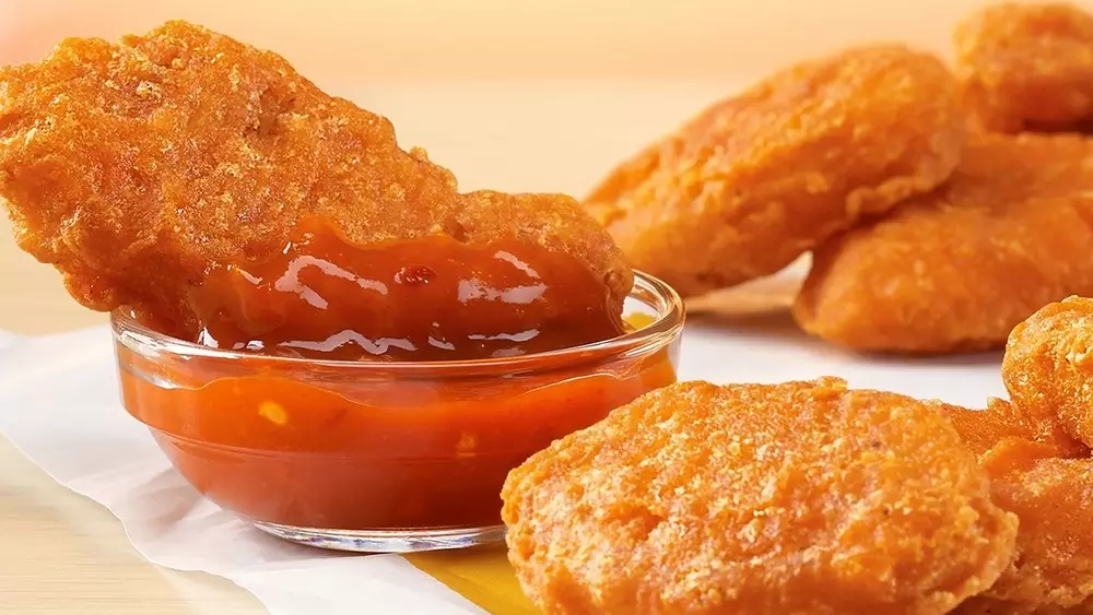 मसालेदार चिकन McNuggets र शक्तिशाली हट सस