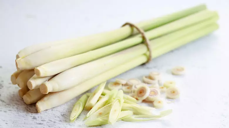 Alabapade lemongrass opo