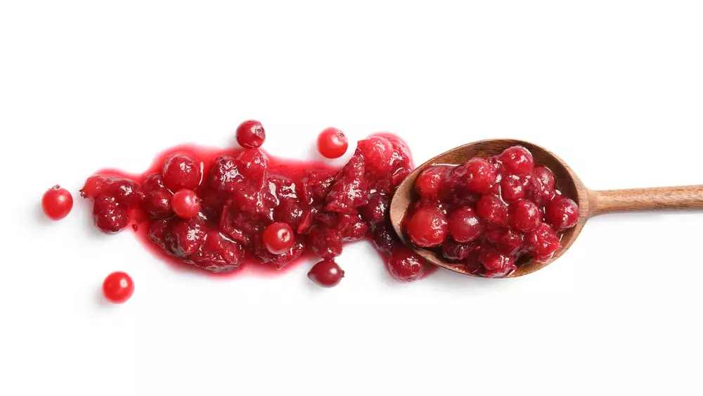 Cranberries dafa shi a cikin miya