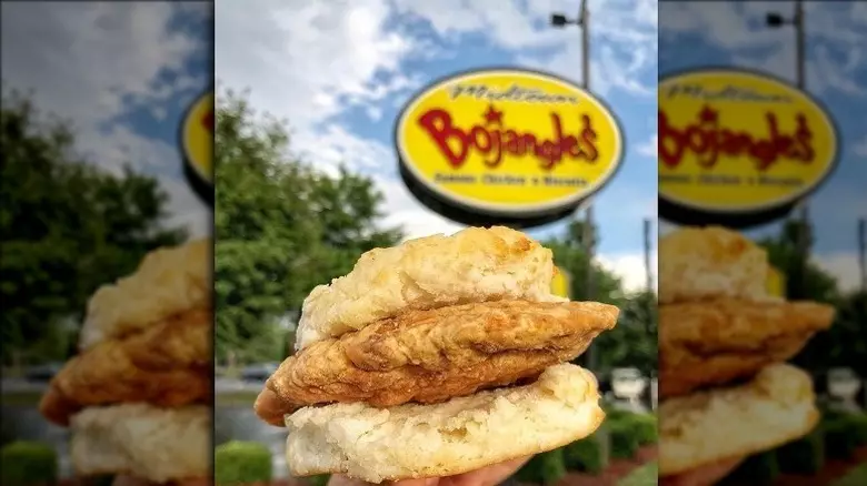 Bisged cyw iâr Cajun Bojangles