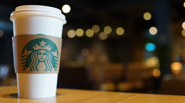 Kupaya Starbucks bi roniyên li paş