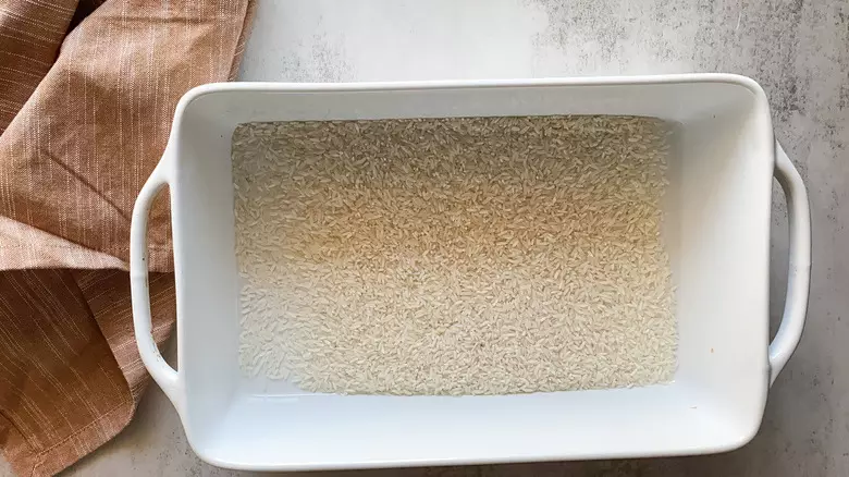 برنج در ظرف پخت