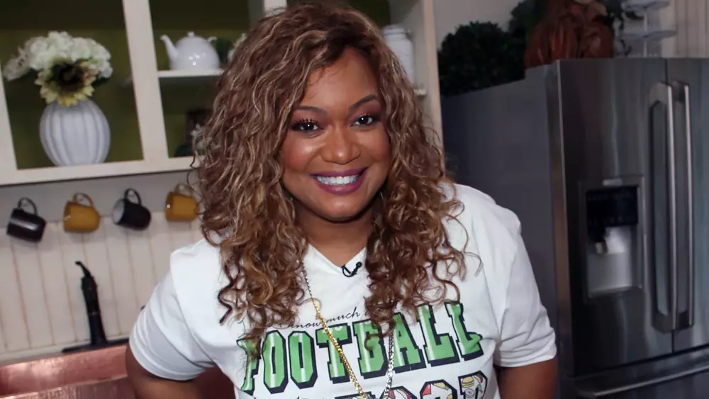 Sunny Anderson, futbala manĝaĵo