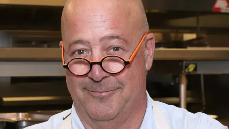 Andrew zimmern trong nhà bếp